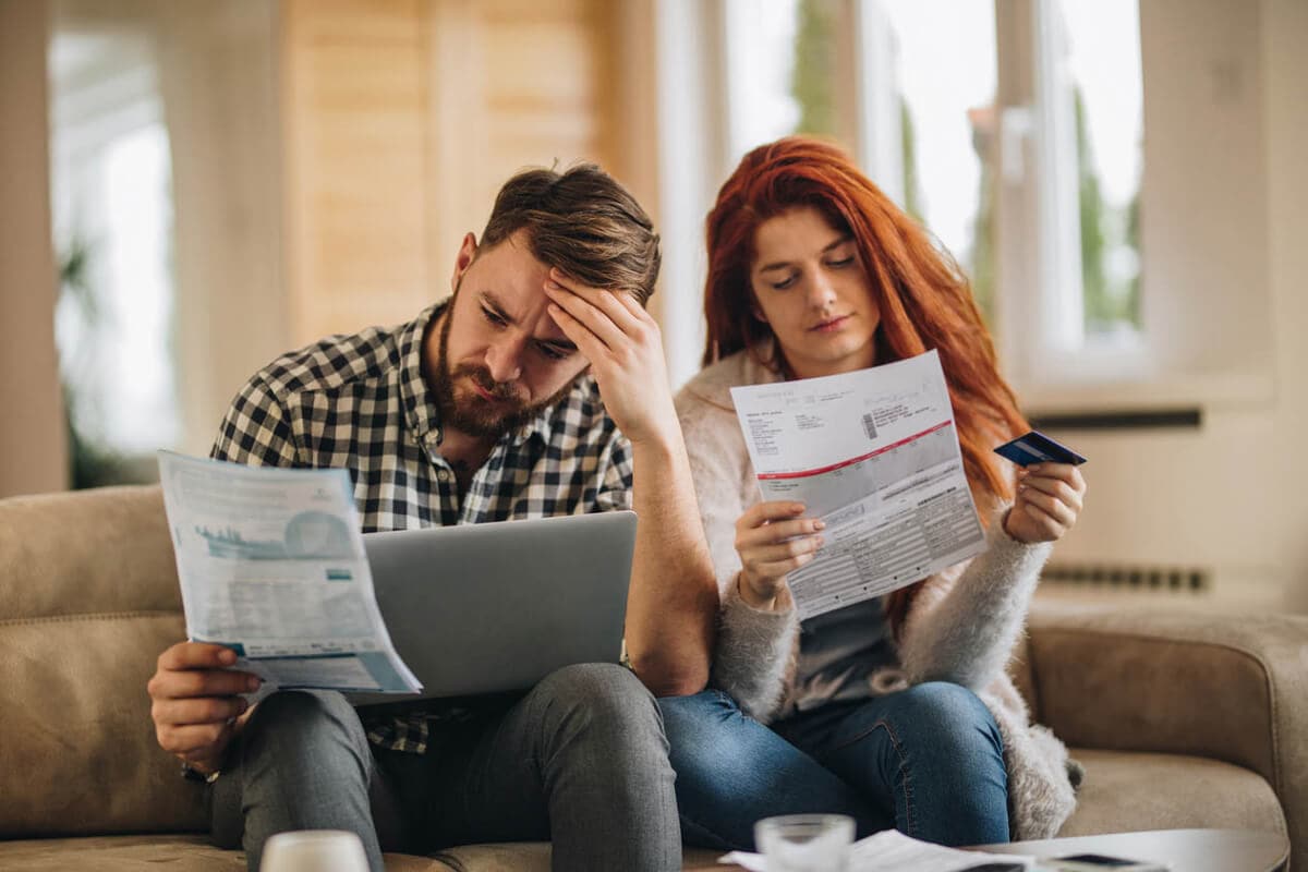 What Happens If You Default On a Credit Card?