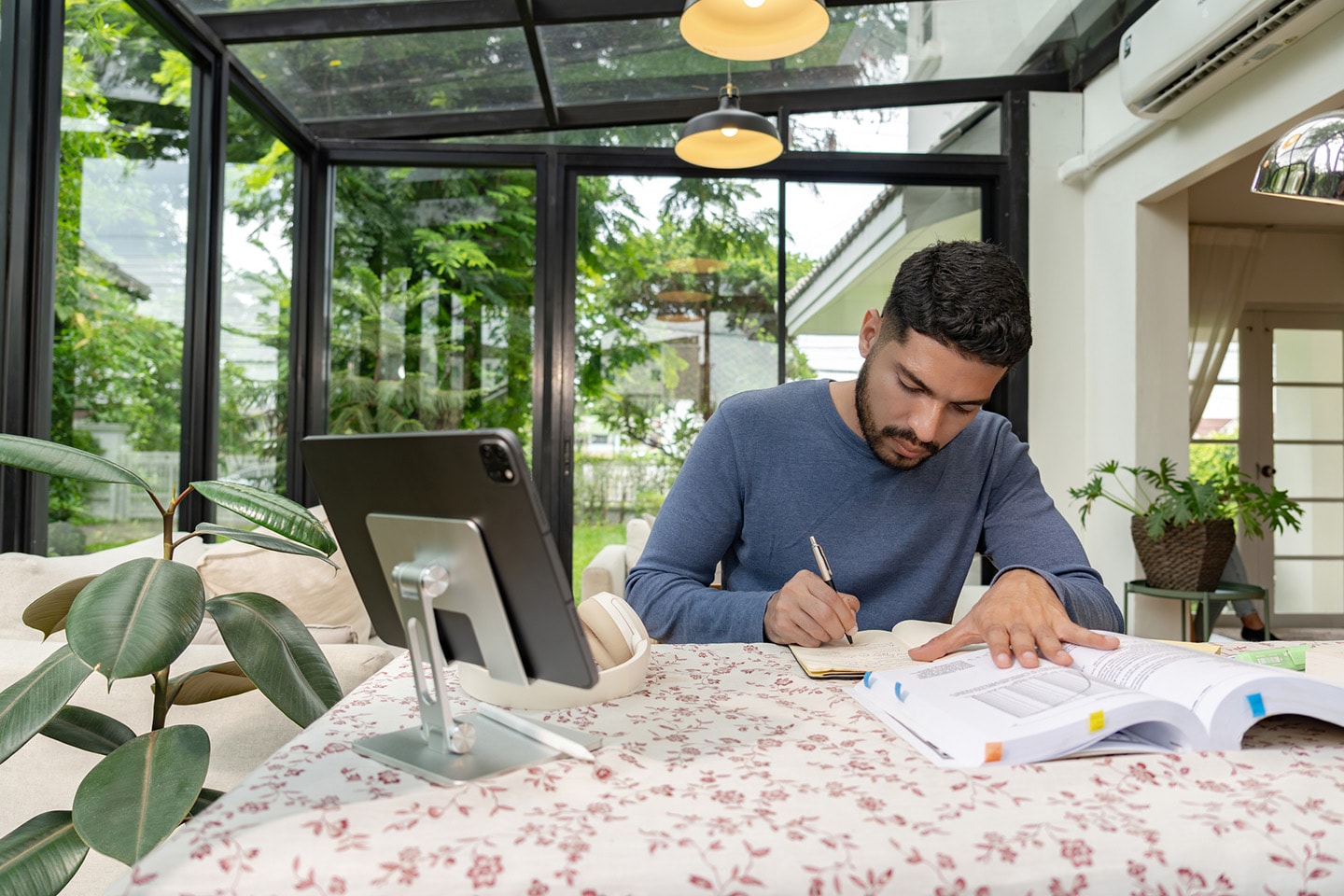 Your Guide to Graduate School Loans