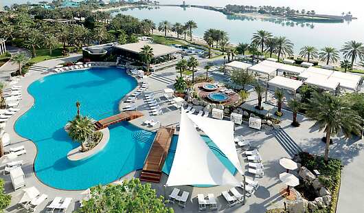 Four Seasons Hotel Bahrain Bay | Fine Hotels + Resorts | Amex Travel