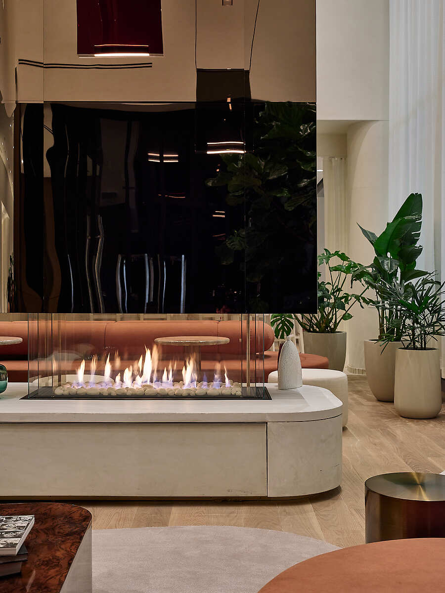 Vogue Hotel Montreal Downtown, Curio Collection by Hilton | Fine Hotels ...